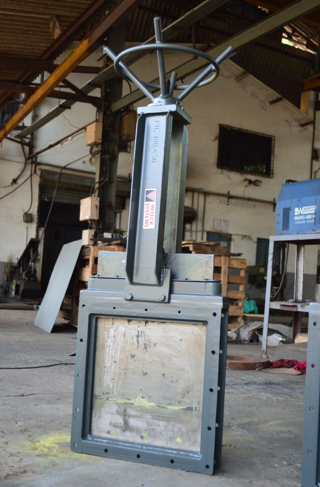 Manual Slide Gate Designer & Manufacturer